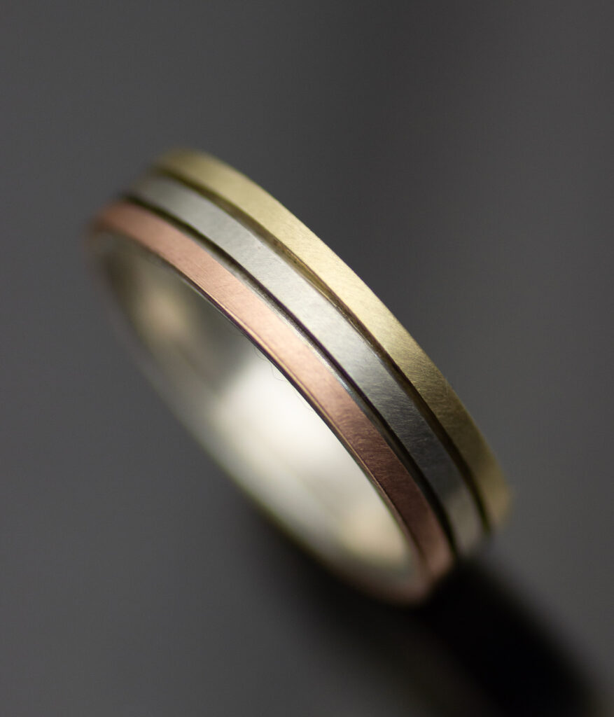 Parallel Lines Tri-tone Mixed Metals Gender Neutral Wedding Band – LOLiDE